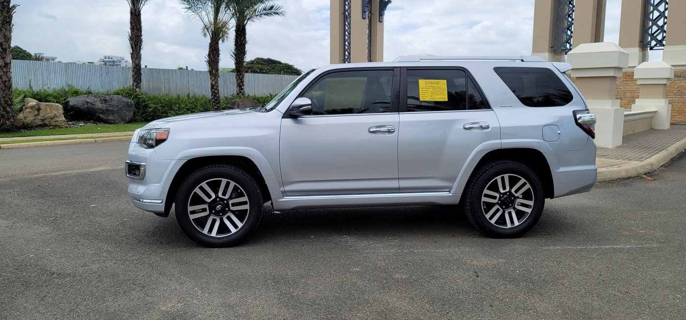 Toyota 4 Runner Limited 2017 | Selfi Motors