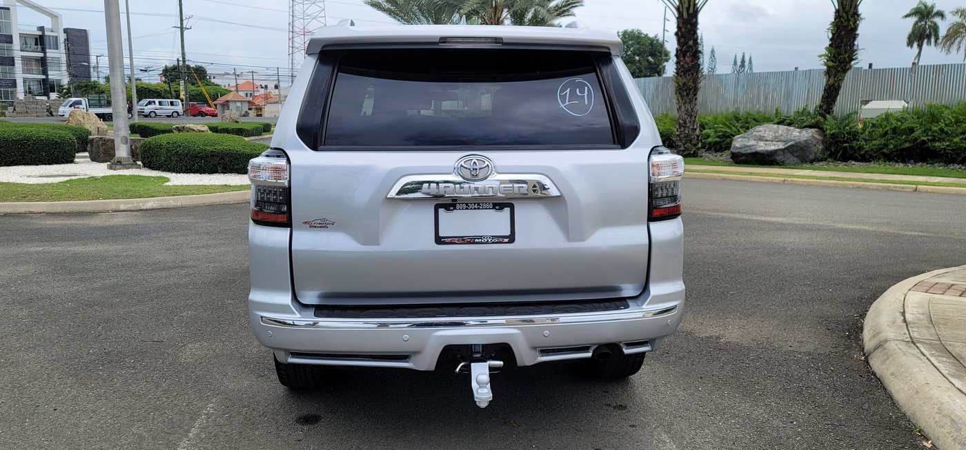 Toyota 4 Runner Limited 2017 | Selfi Motors