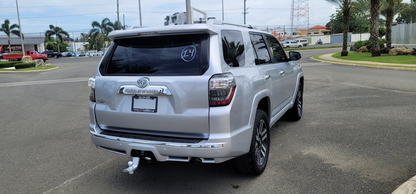 Toyota 4 Runner Limited 2017 | Selfi Motors
